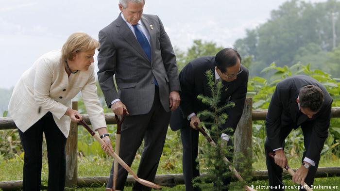 Politicians planting trees | All media content | DW | 27.04.2018