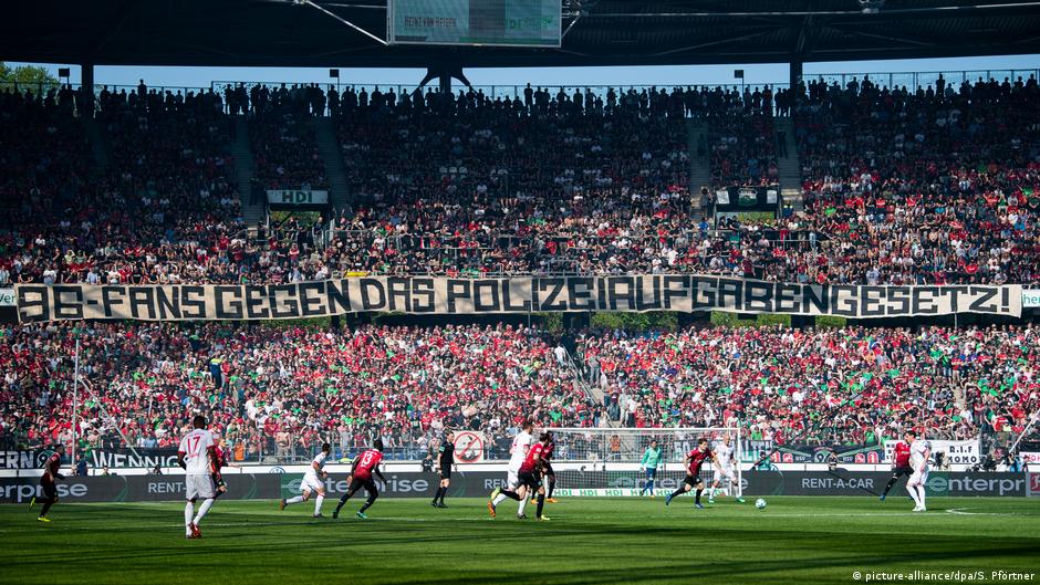 German football fans protest new police law