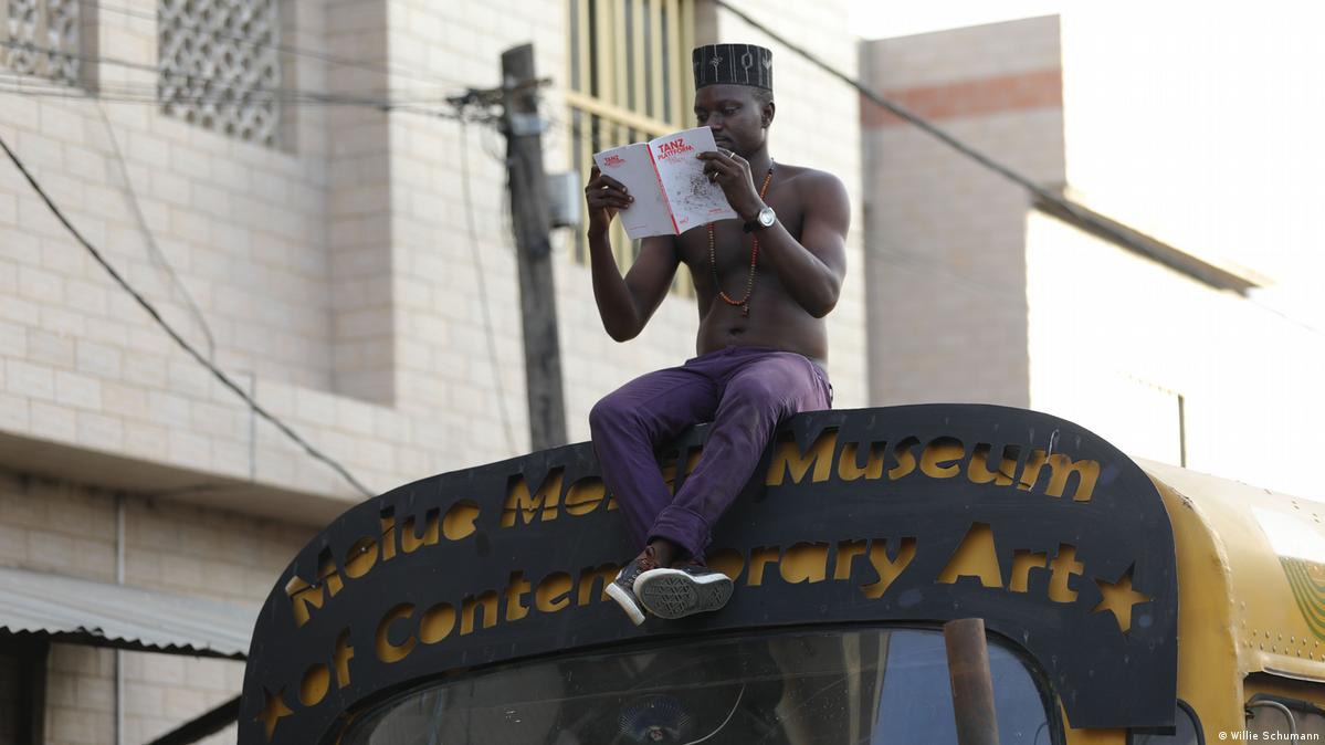 Dakar Biennale of contemporary African art opens – DW – 05/03/2018