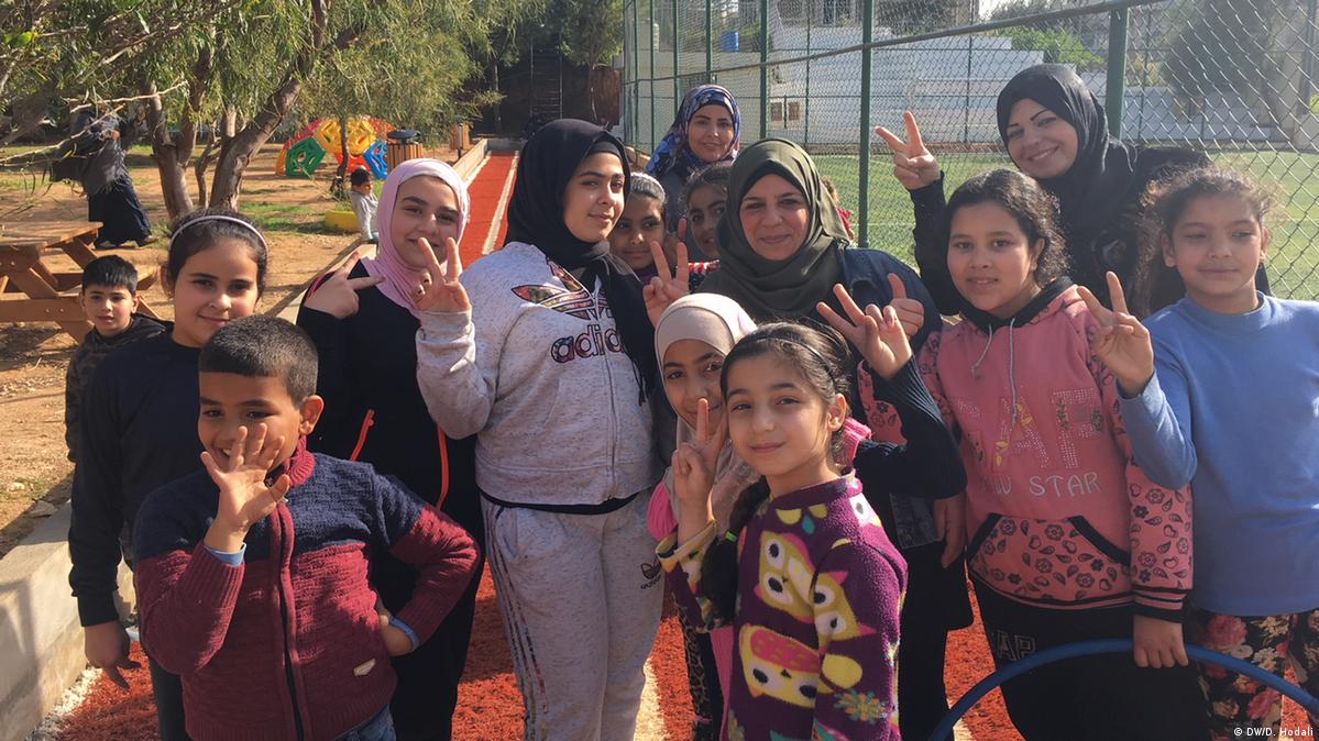 Lebanon's old and new refugees live side by side – DW – 05/14/2018