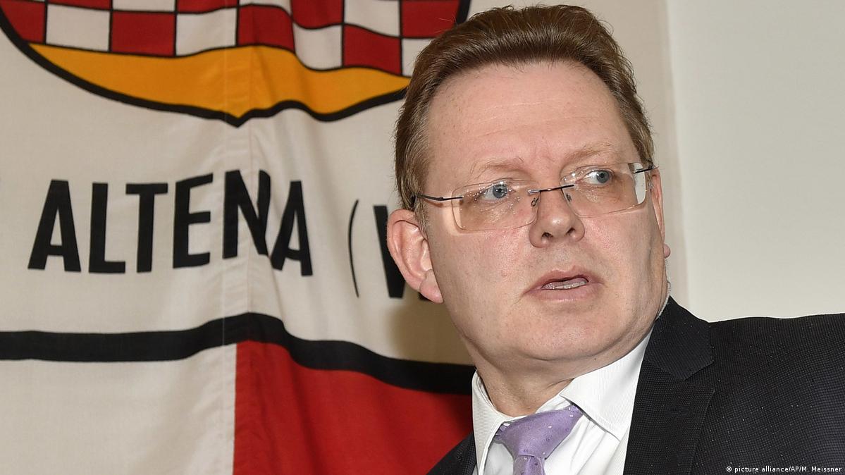 Man on trial for knife attack on German mayor