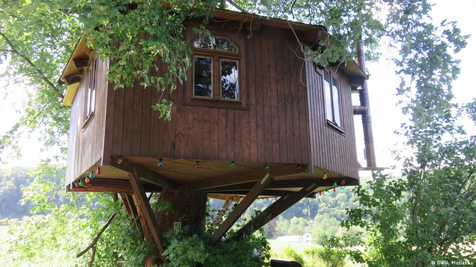 A treehouse built for grown-ups – DW – 06/26/2018