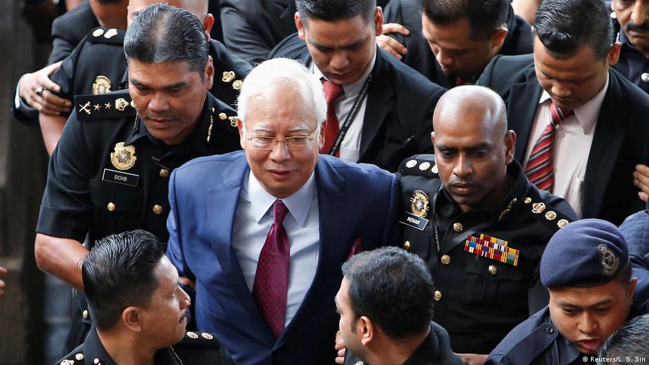 What now for disgraced ex-PM Najib Razak? – DW – 07/04/2018