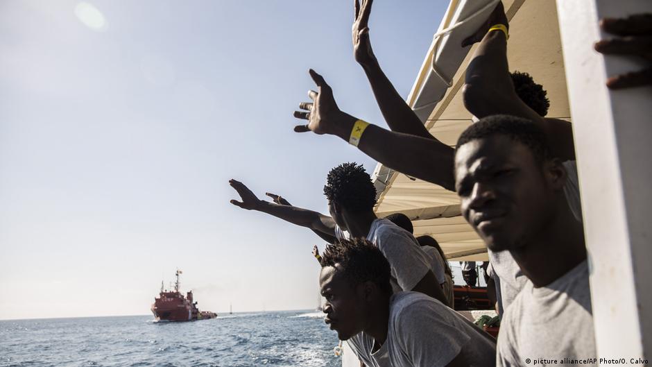 EU should charter migrant flights: Italian FM – DW – 07/14/2019