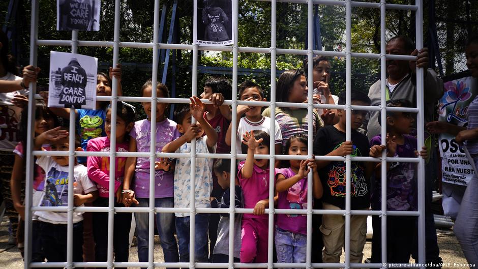 Migrant children relocated back to Texas – DW – 06/25/2019