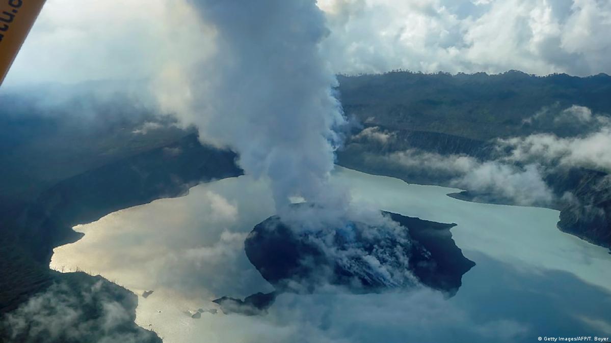 Vanuatu volcano prompts full island evacuation