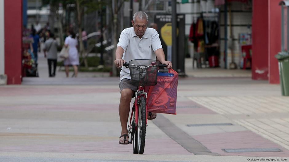 Singapore copes with record-high elderly suicide rate – DW – 08/15/2018 Singapore copes with record-high elderly suicide rate – DW – 08/15/2018