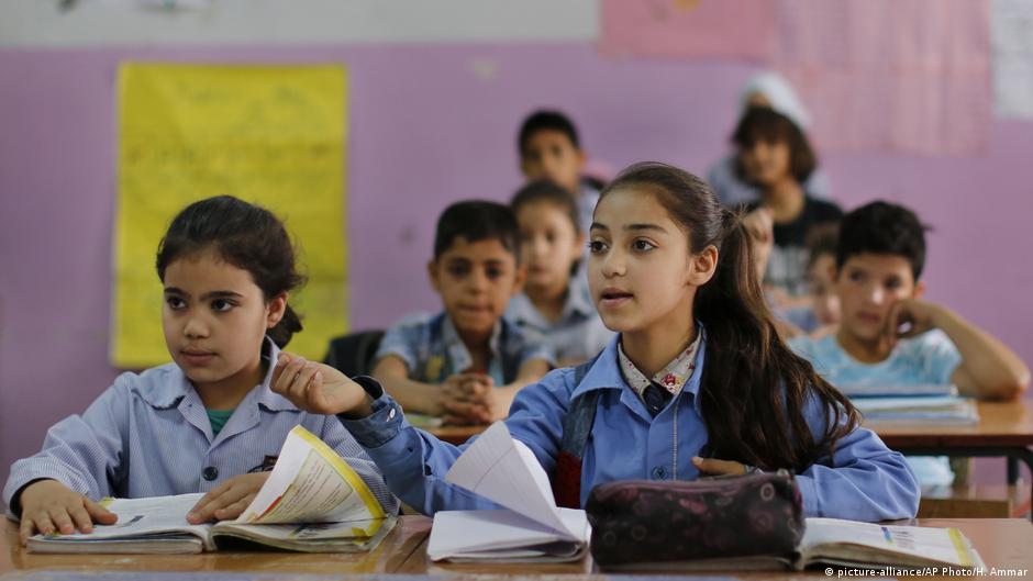 UN to open Palestinian schools despite US cuts – DW – 08/16/2018