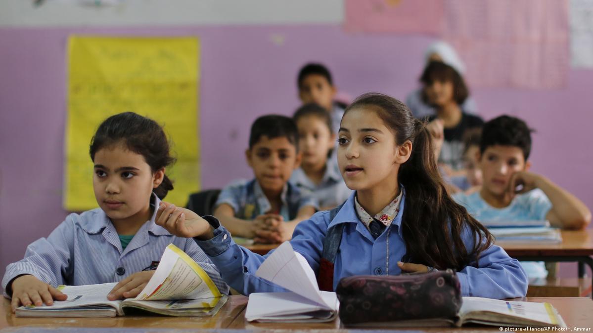 UN to open Palestinian schools despite US cuts – DW – 08/16/2018