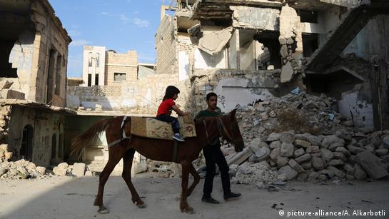 Syria drops leaflets urging Idlib surrender – DW – 08/09/2018