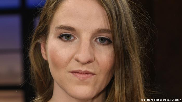 Helene Hegemann und Maxim Biller für Buchpreis nominiert | Bücher | DW ...