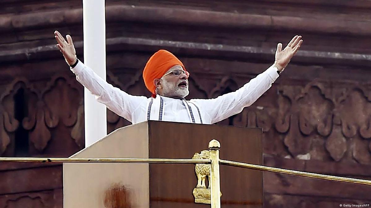 Arrest of PM Modi critics sparks outrage in India – DW – 08/29/2018