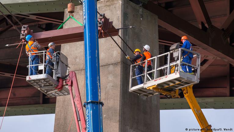 Testing concrete structures for strength – DW – 08/16/2018