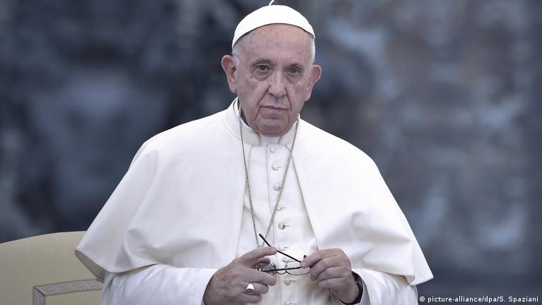 Vatican sides with victims of US predator priests – DW – 08/17/2018