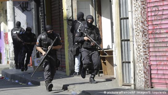 Brazil arrests hundreds for female violence – DW – 08/25/2018