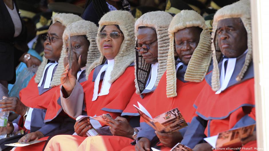 Africa: Wigs stoke colonial heritage debate – DW – 09/24/2020