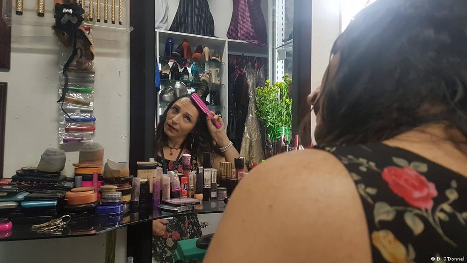 Coming out with a transgender closet – DW – 09/07/2018