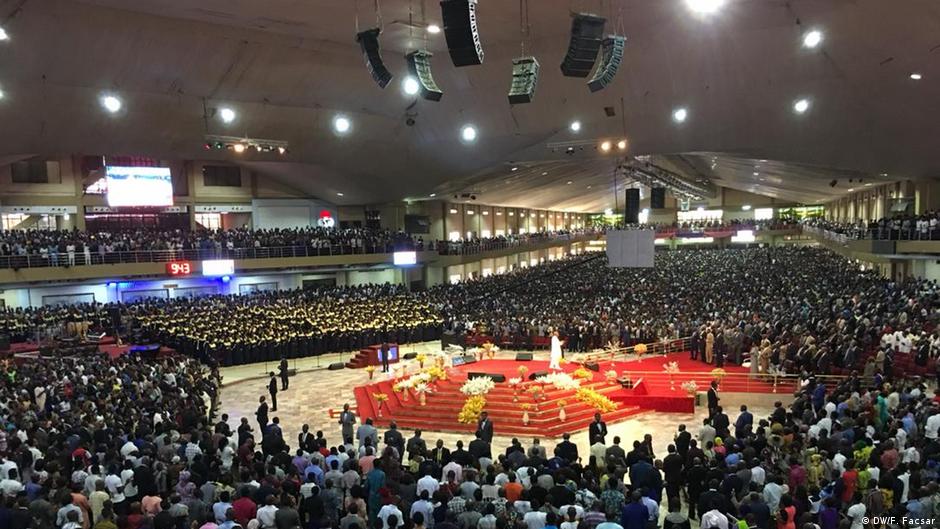 The Nigerian megachurches' business with faith – DW – 09/18/2018