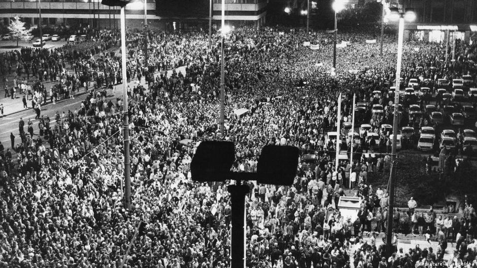 Letzte Protokolle: Wie die Stasi das Ende der DDR erlebte | Deutschland ...