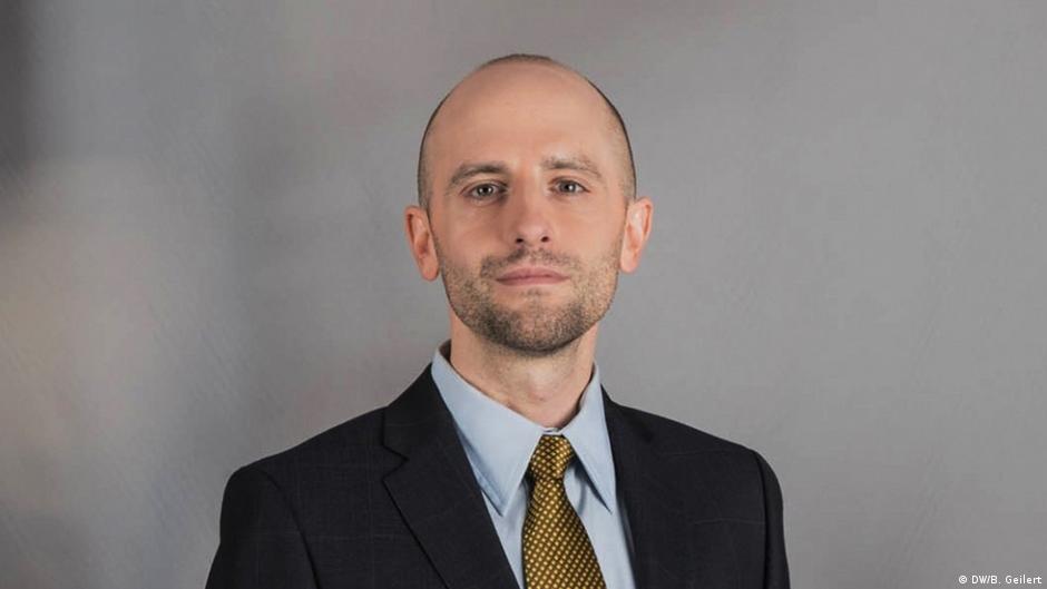 Timothy Rooks – DW