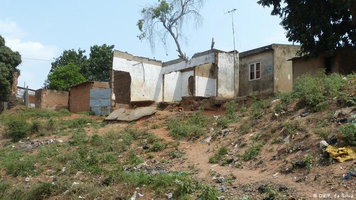 População de Maputo põe ″mãos à obra″ para combater erosão | Mediateca ...