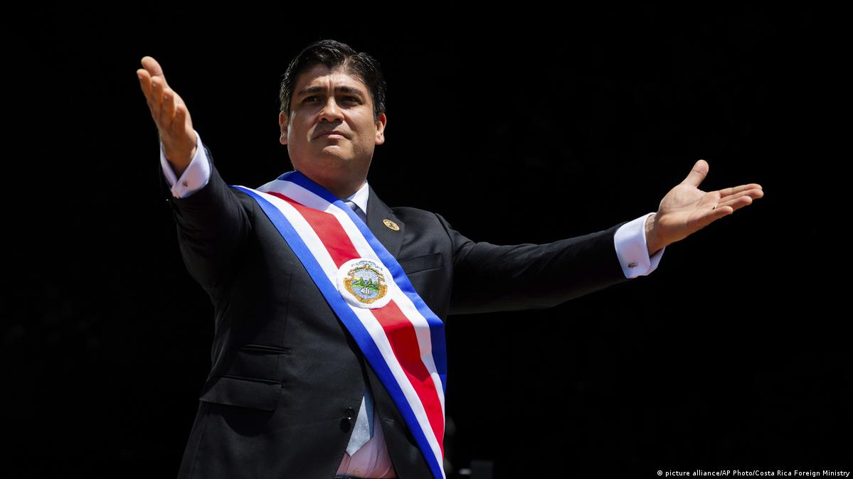 Costa Rican president backs holiday for army abolition – DW – 11/28/2018