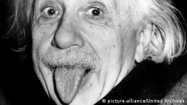 The story behind Einstein's most iconic photo – DW – 03/13/2021