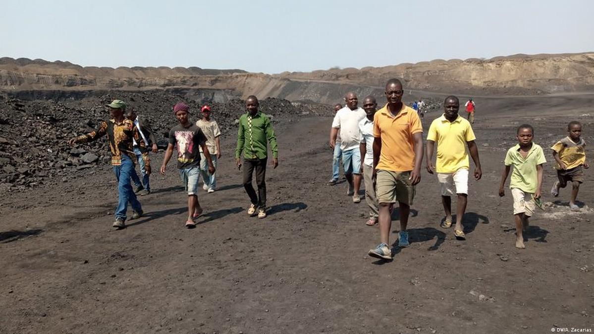 Moradores em protesto paralisam mina da Vale em Moatize – DW – 17/10/2018