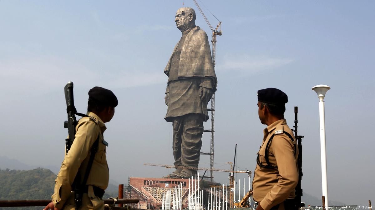 The world's largest statues – DW – 10/31/2018