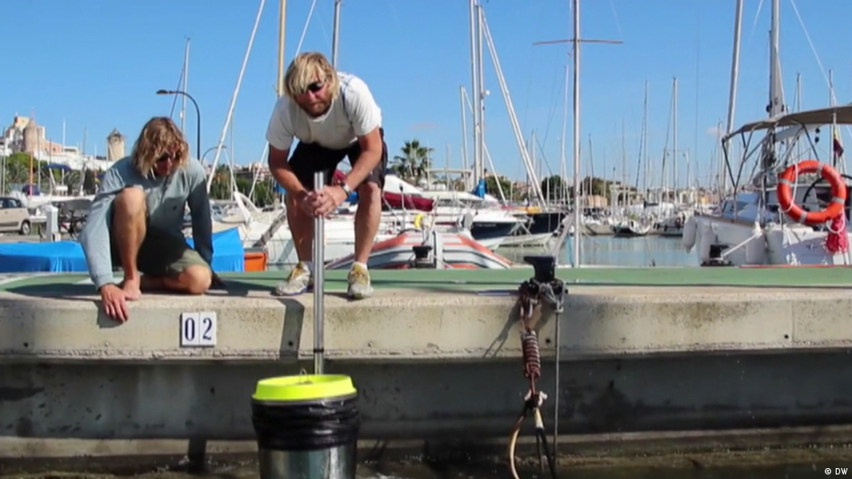 Doing Your Bit: The floating trash can – DW – 11/02/2018