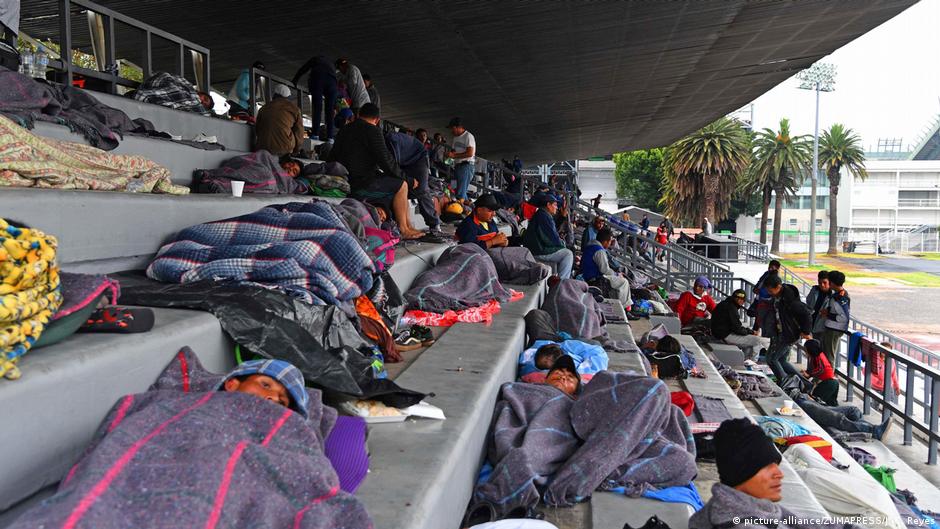Caravan migrants file asylum claims in Mexico – DW – 11/07/2018