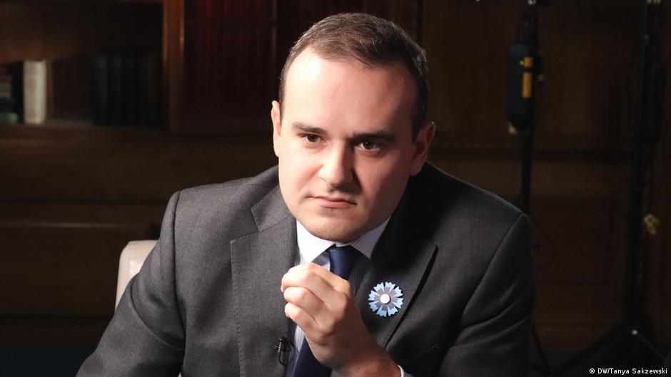 French MP Alexandre Holroyd on Conflict Zone – DW – 11/07/2018