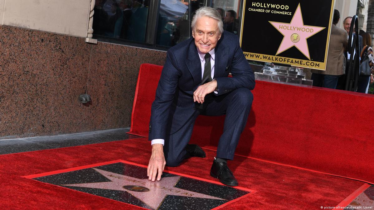 Douglas enthüllt seinen Hollywood-Stern – DW – 07.11.2018