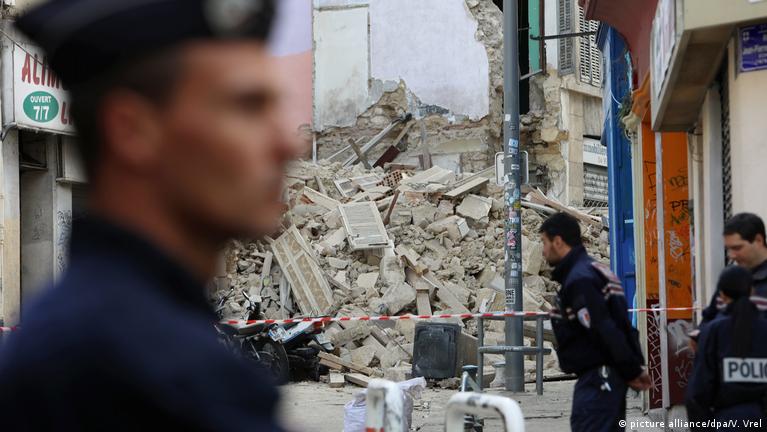 France recovers bodies from collapsed buildings – DW – 11/08/2018