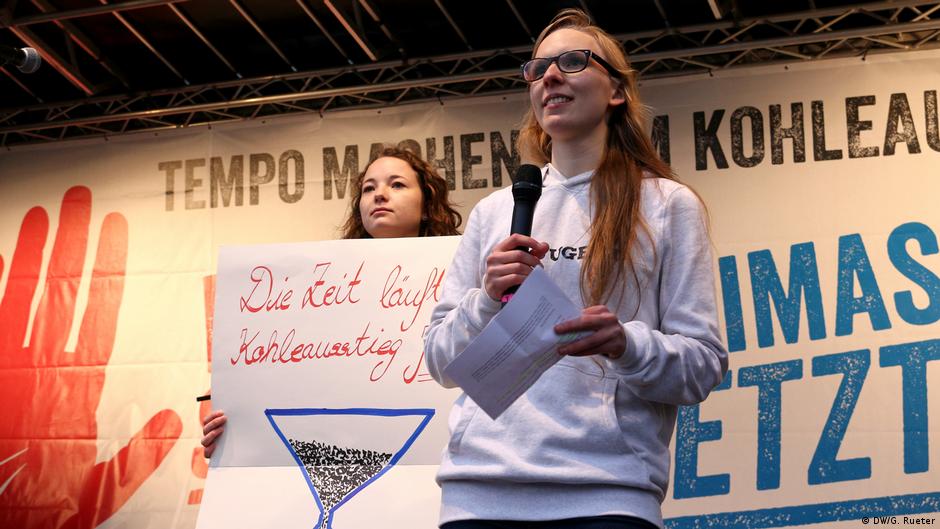 The chancellor and the activist – DW – 12/17/2018