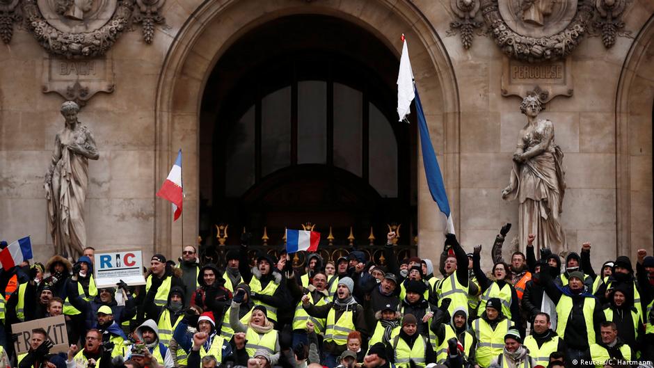 Francia debatirá sobre referéndum de iniciativa ciudadana