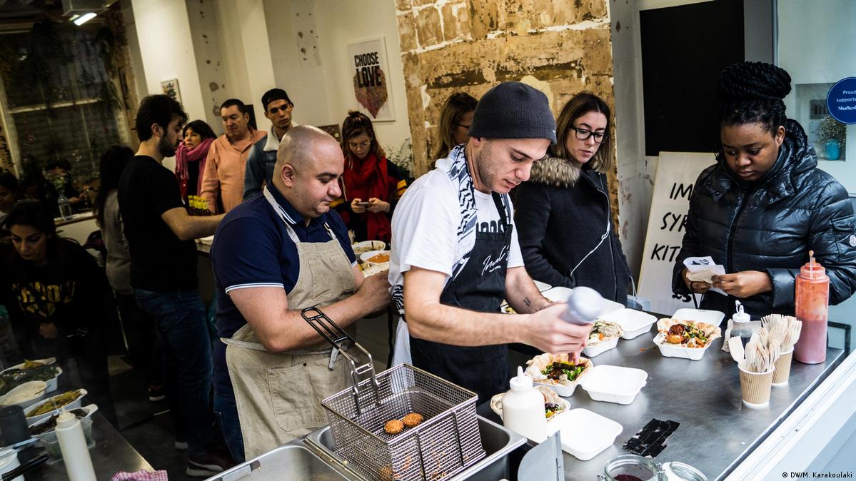 How a Syrian chef in London brings relief to refugees – DW – 12/27/2018