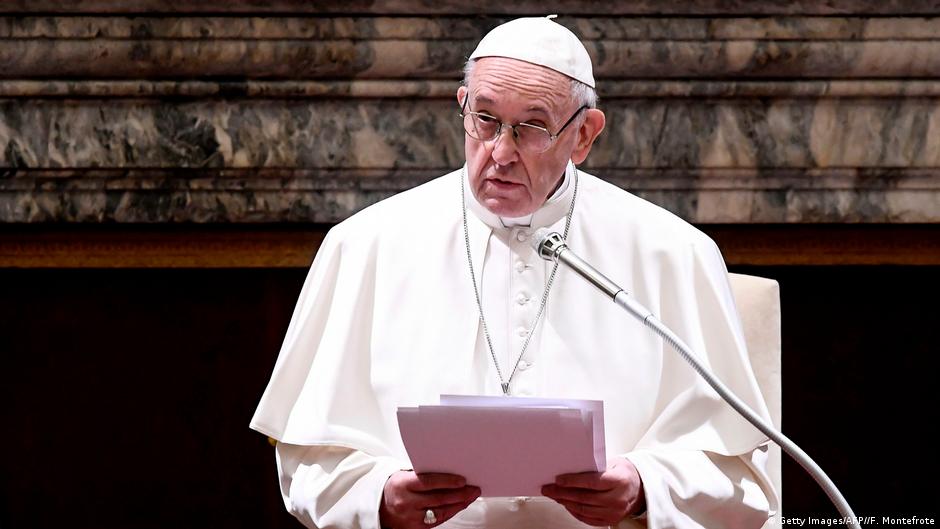 Pope tells predator priests to turn themselves in – DW – 12/21/2018