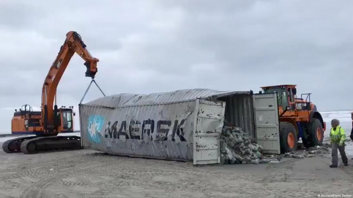 Shipping firm to pay container spill cleanup costs – DW – 01/05/2019