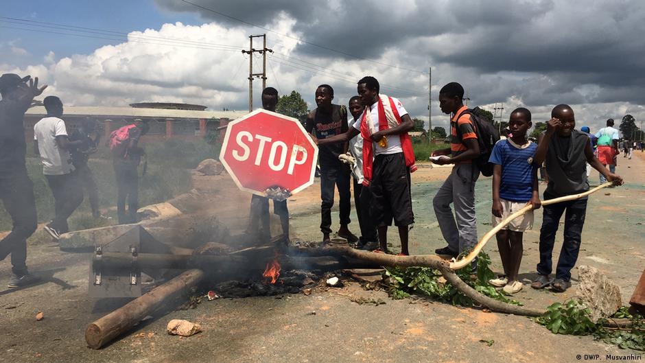 Zimbabwe president pledges protest probe – DW – 01/22/2019