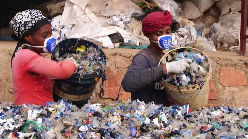 More than just bags in Rwanda – DW – 02/01/2019