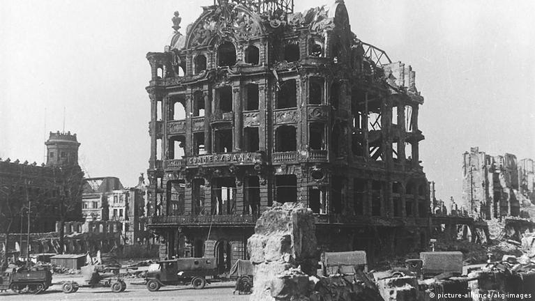 The bombing of Dresden – DW – 02/04/2020