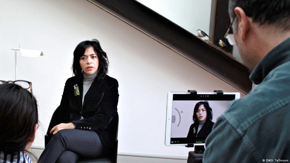 FoSA winner Anabel Hernández: Europe's role in Mexico crisis – DW – 05 ...