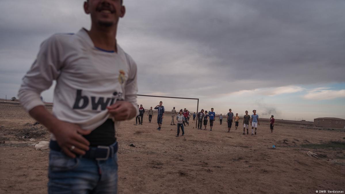 Former 'IsIamic State' militants return home to northern Syria – DW ...