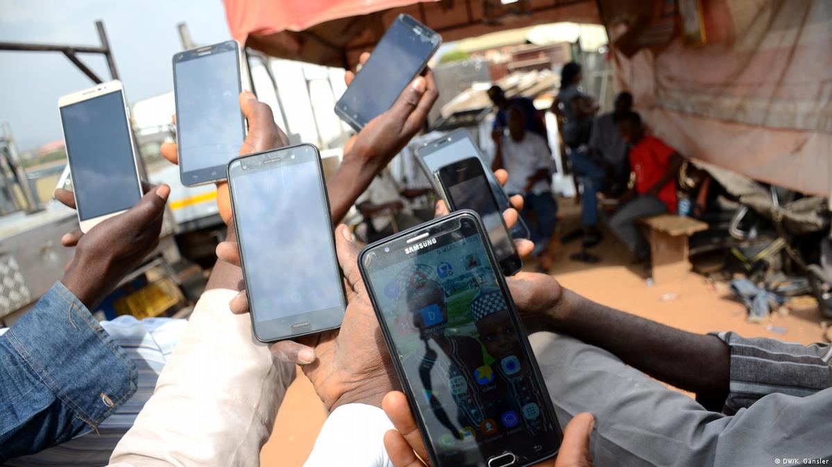 Nigeria: Wählen gehen mit dem Smartphone – DW – 25.02.2019