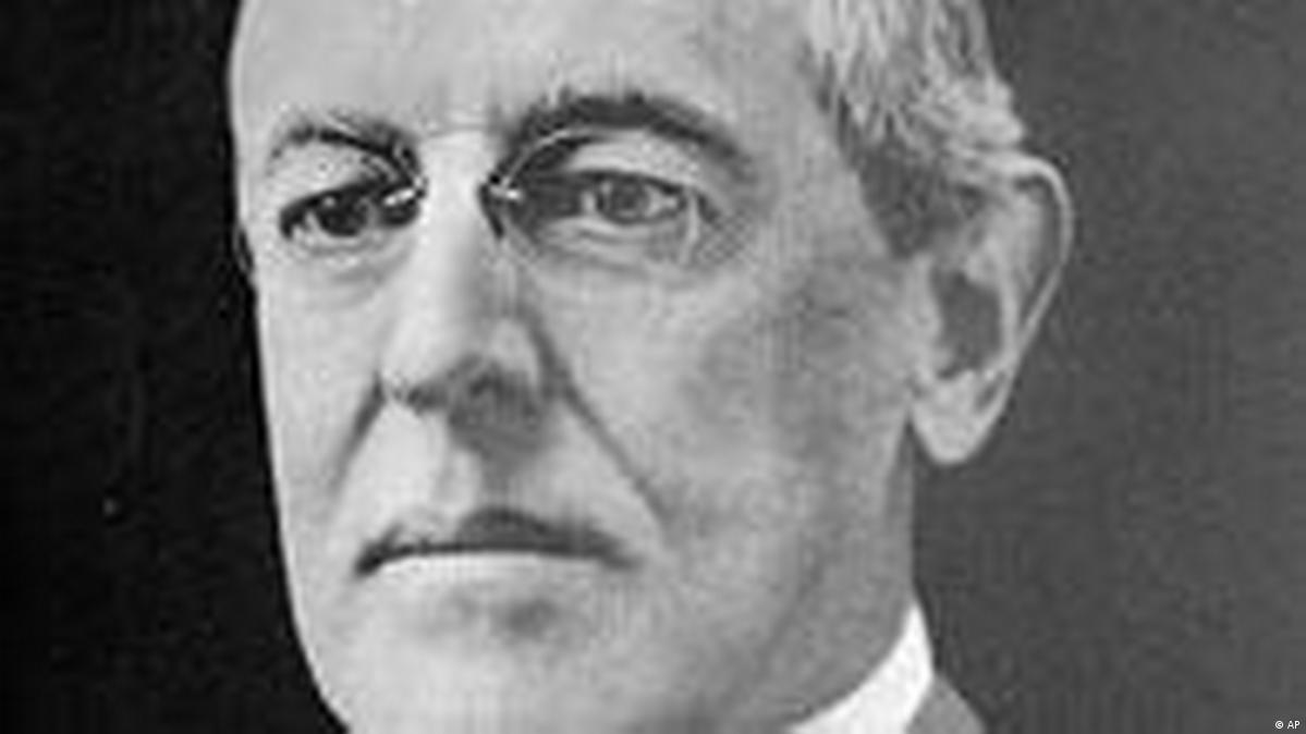 Former US president returns to Prague – DW – 10/05/2011