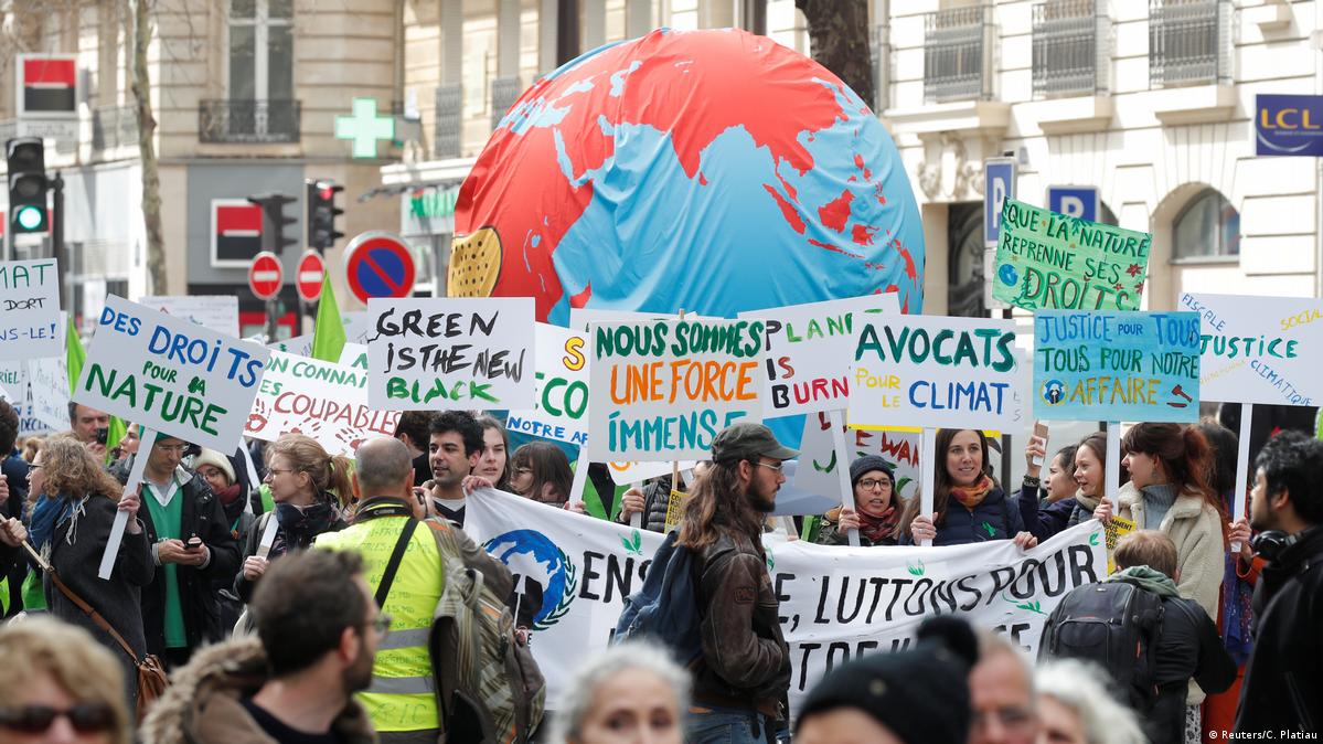 40,000 climate protesters march in Paris – DW – 03/16/2019