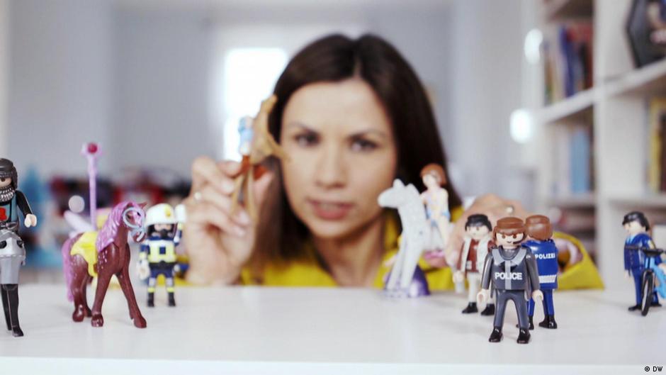 "Don’t Call Me Bossy" - Toys – DW – 03/19/2019