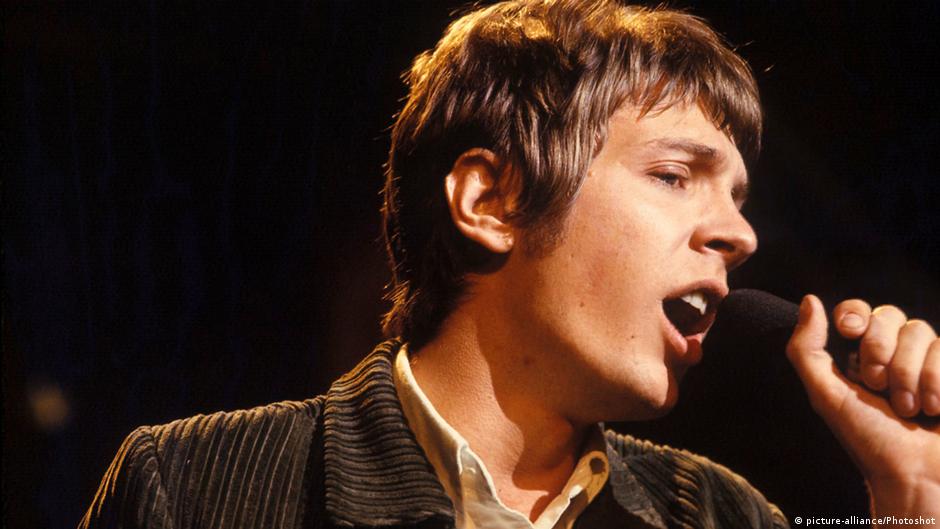 Music pioneer Scott Walker dies at 76 – DW – 03/25/2019