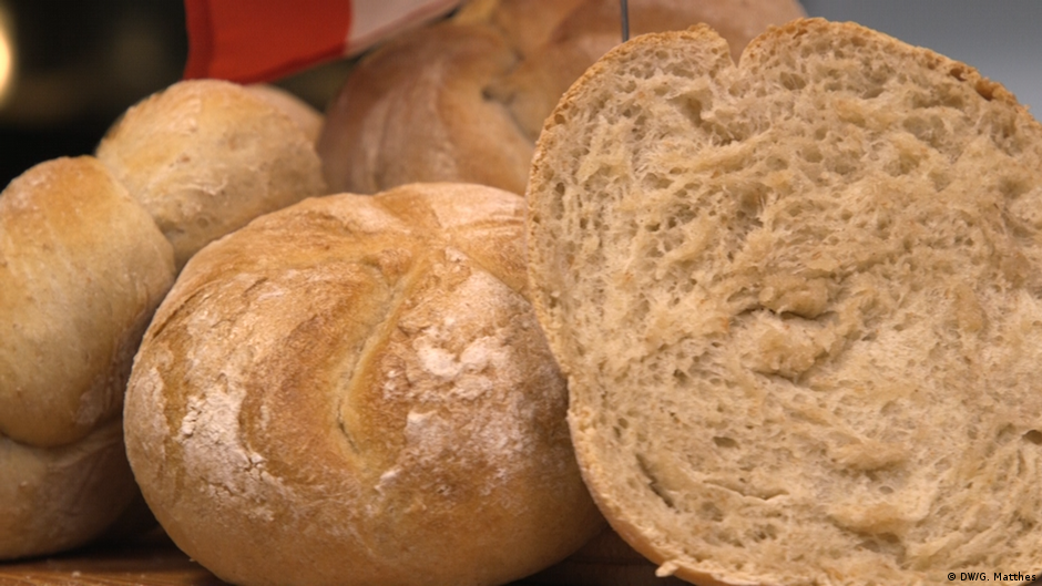 Baking step-by-step: Kaiser rolls from Austria – DW – 04/09/2019